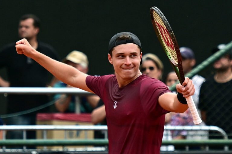 João Schiessl avança às semifinais do Challenger 75 de Curitiba ...